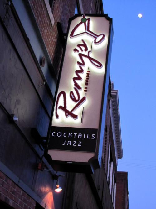 Remy's Projecting Sign - Ace Sign Co