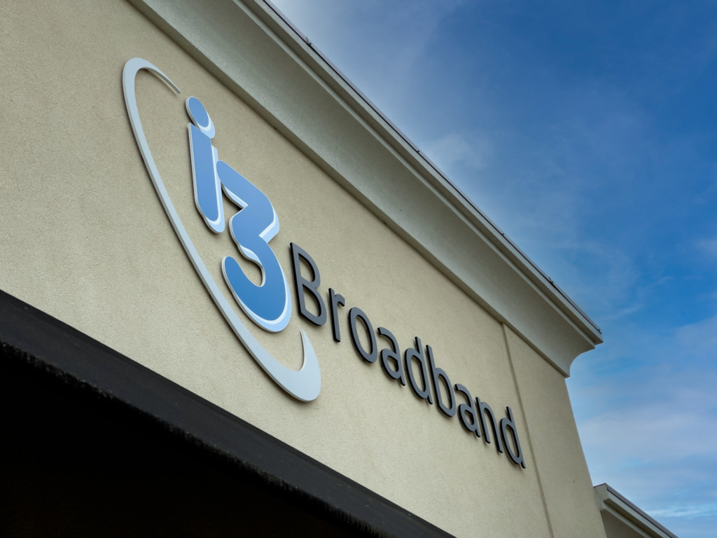 i3 Broadband Springfield Exterior Close - Ace Sign Co