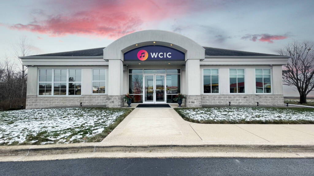 WCIC FM - Ace Sign Co
