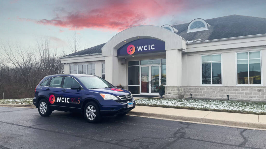 WCIC FM - Ace Sign Co